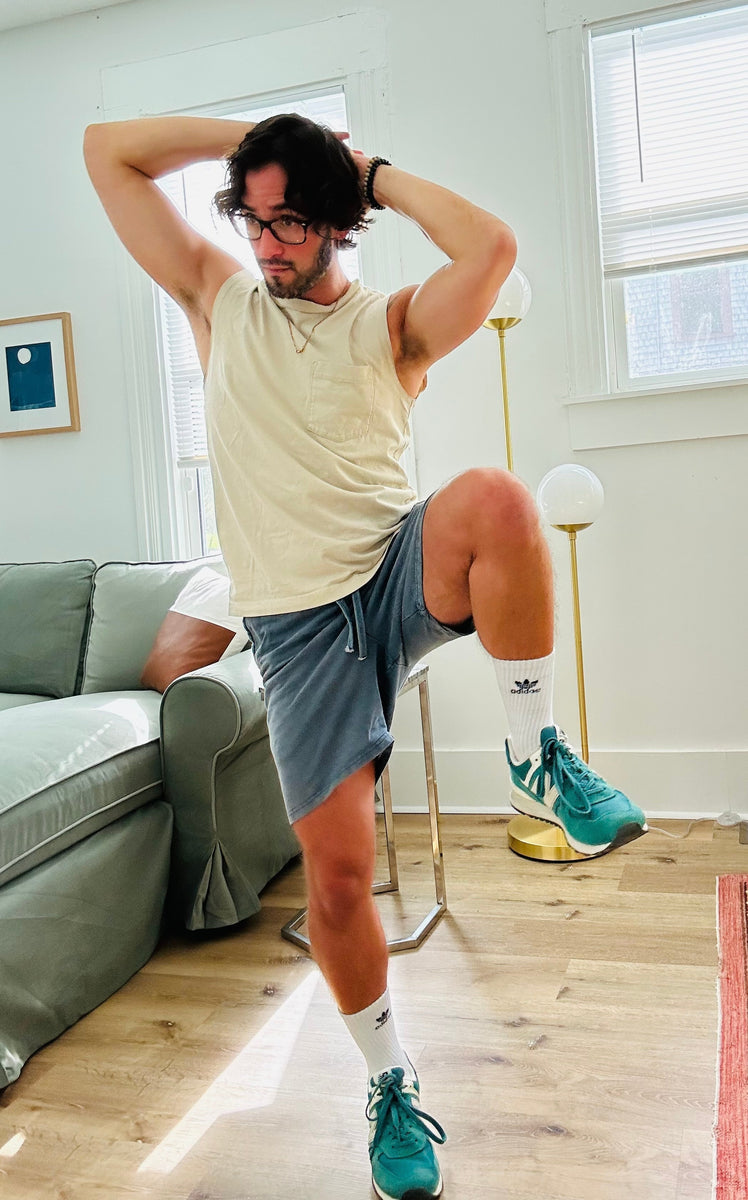 Master the Standing Oblique Crunch: Tutorial, Tips, & Benefits